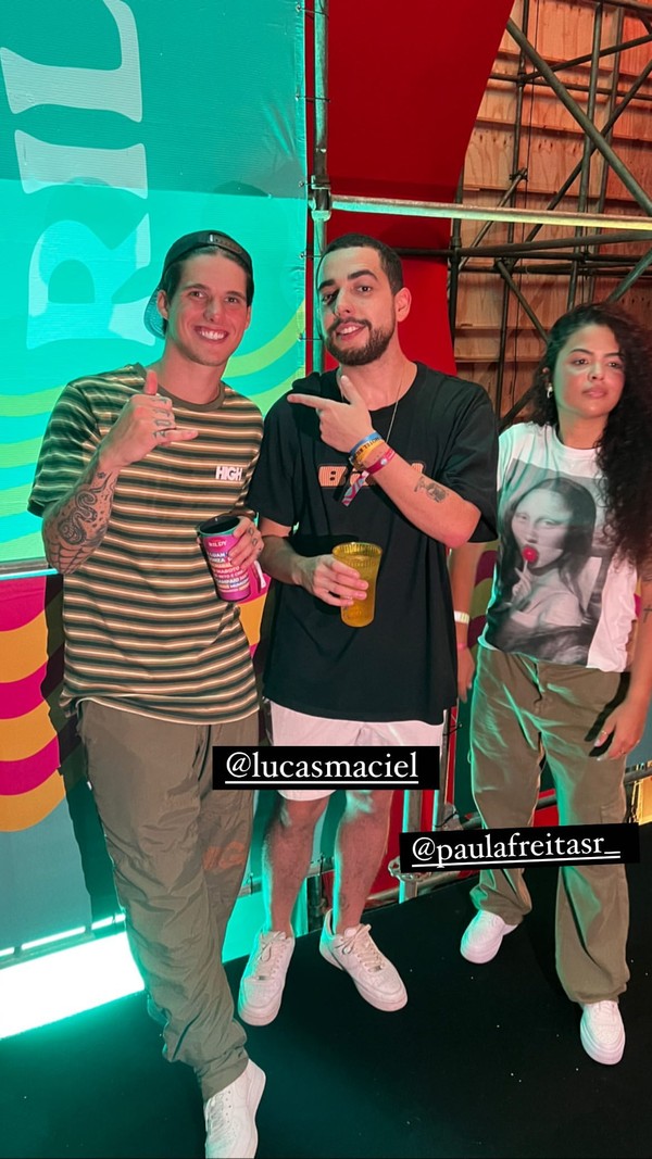 Gabriel Fop encontra seu ídolo, Felipe Prior, no Carnaval