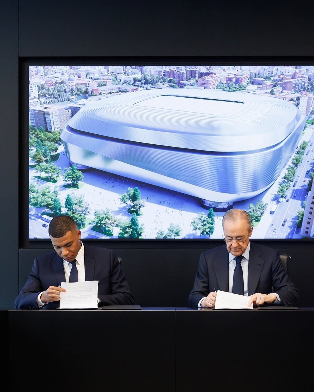 Com Santiago Bernabéu lotado, Mbappé é apresentado no Real Madrid; veja ...