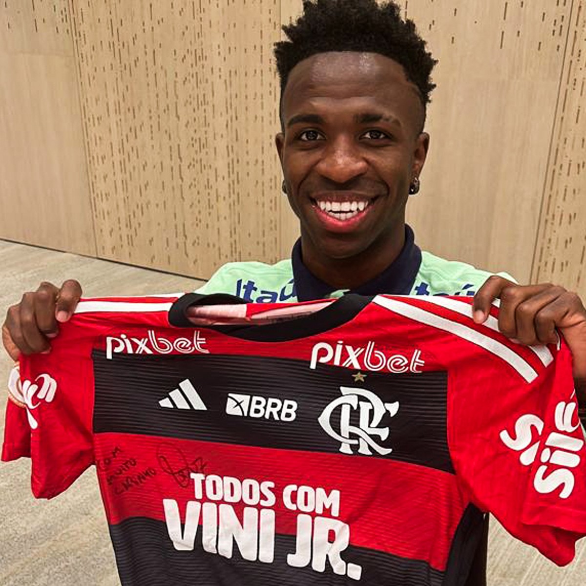 Vini Jr. é o primeiro melhor do mundo revelado no Flamengo; veja de ...