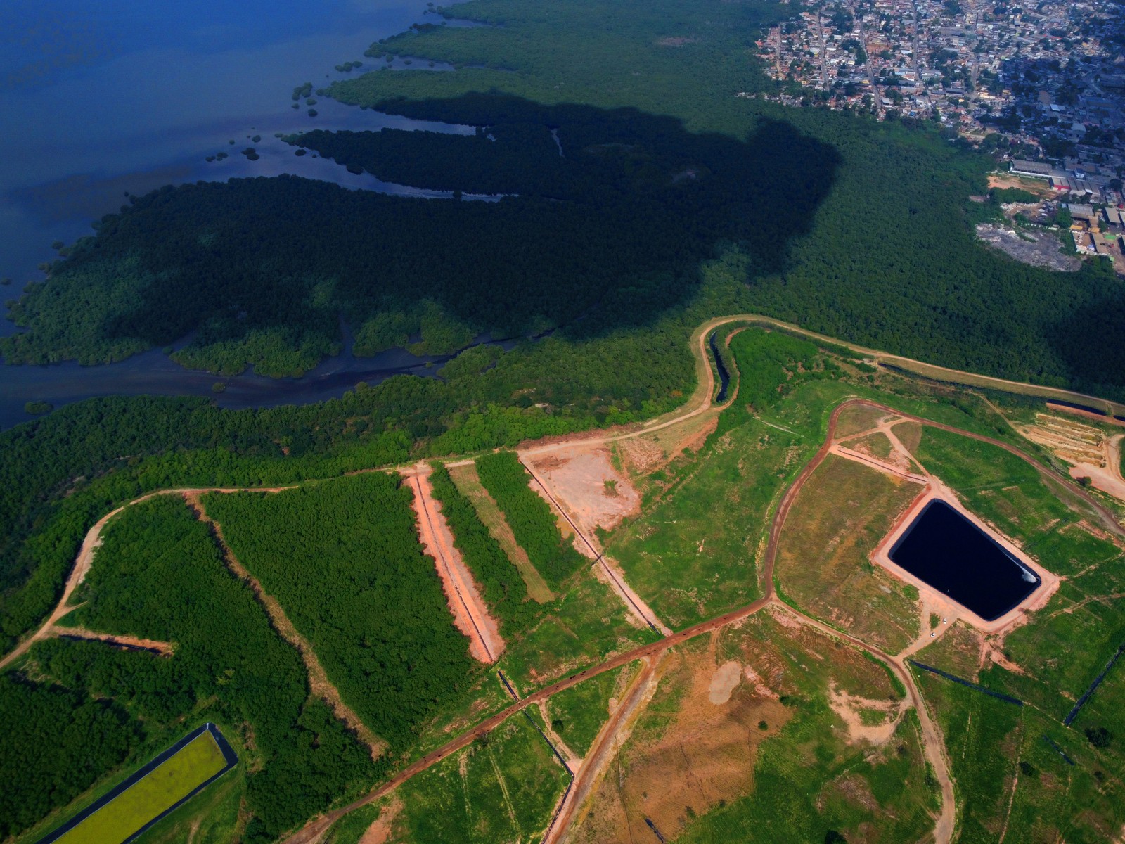 Aterro de Gramacho tem capacidade para acumular 23 milhões de litros de ...