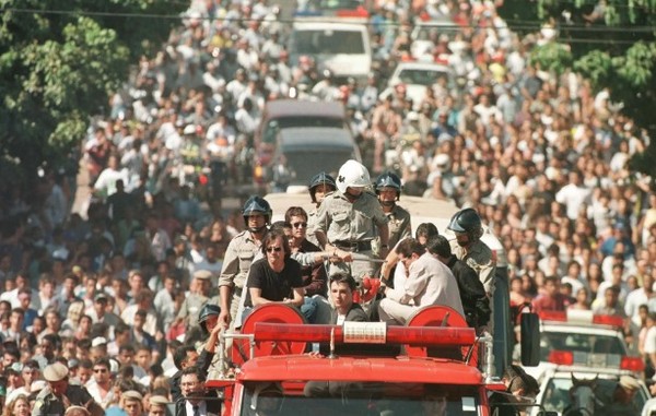 Imagens resgatam luto no Brasil após a morte do sertanejo Leandro, há ...