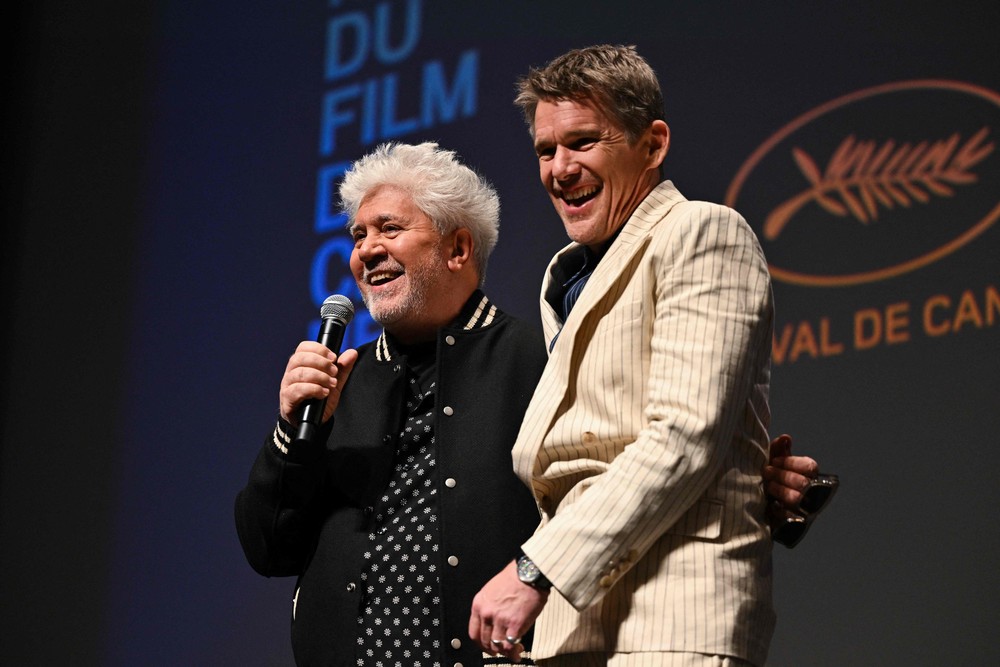 Com Pedro Pascal e Ethan Hawke, western gay dirigido por Pedro Almodóvar é elogiado em Cannes