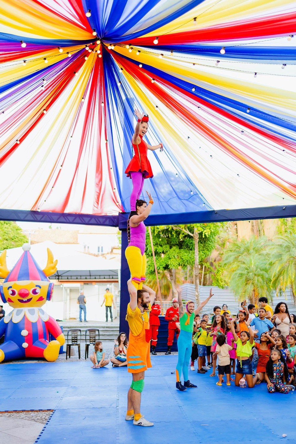 Companhia de circo comemora 12 anos com apresentações e oficinas na ...