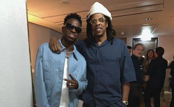 De folga, Vini Jr. recebe visita do astro Jay-Z, dono de agência que ...