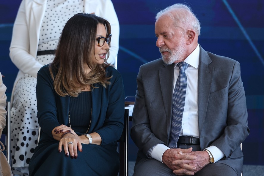 Lula diz que levará Janja para encontro com Trump: 'Eu quero que ele veja'