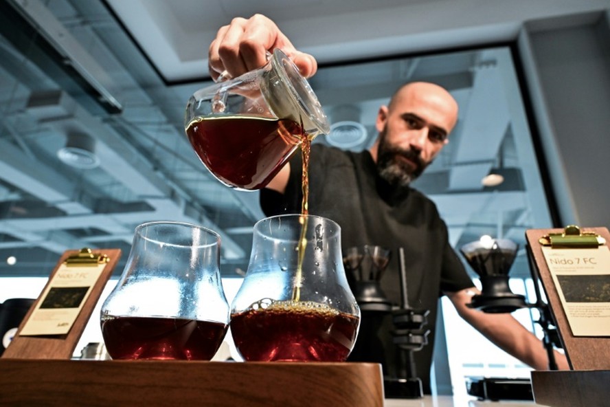 Café mais caro do mundo chega a Dubai e xícara é vendida por mais de R ...