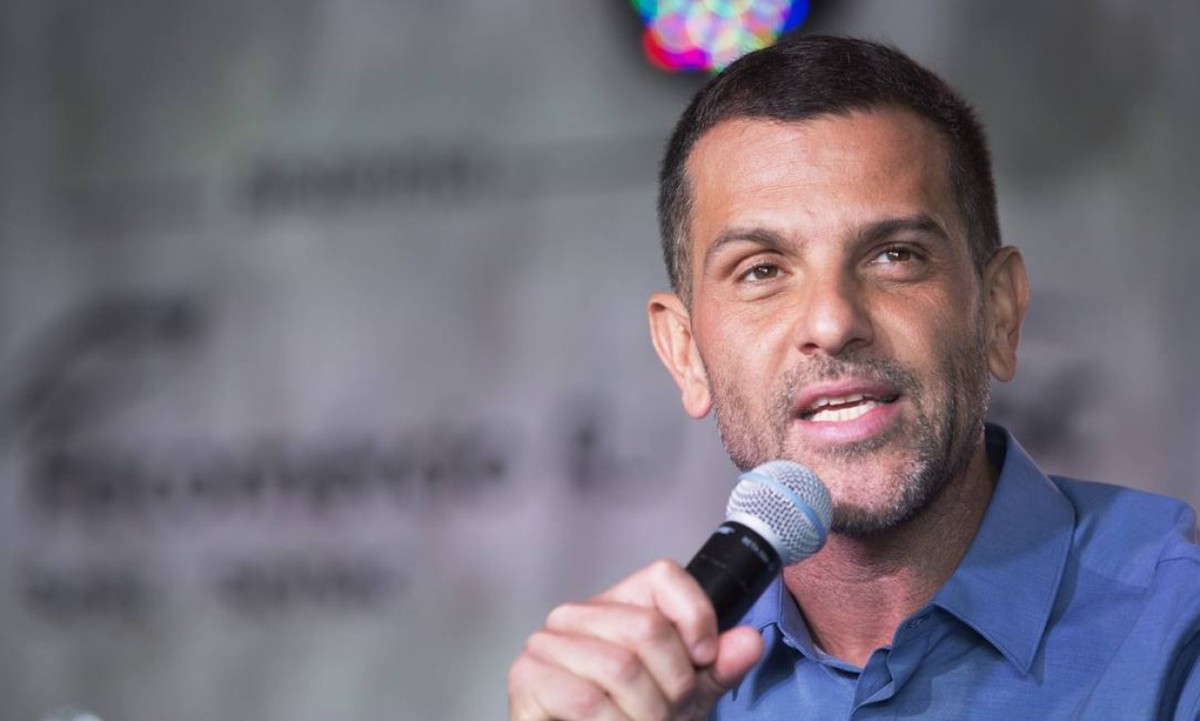 Dono da Arezzo vira alvo da CVM