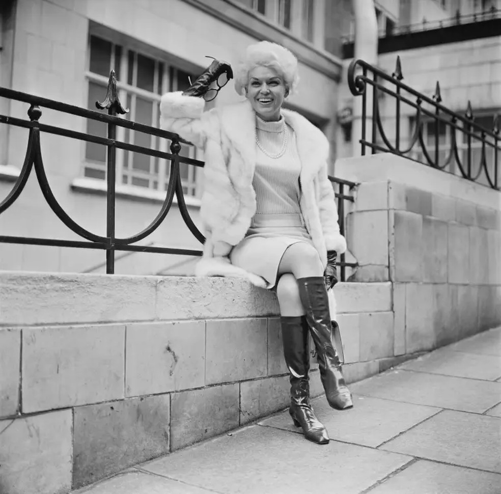 Morre Jane Morgan, cantora de 'Fascination' e estrela da Broadway, aos ...