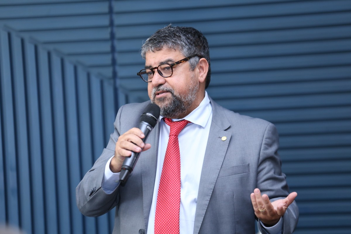 Quaquá anuncia candidatura à presidência do PT e amplia racha no partido