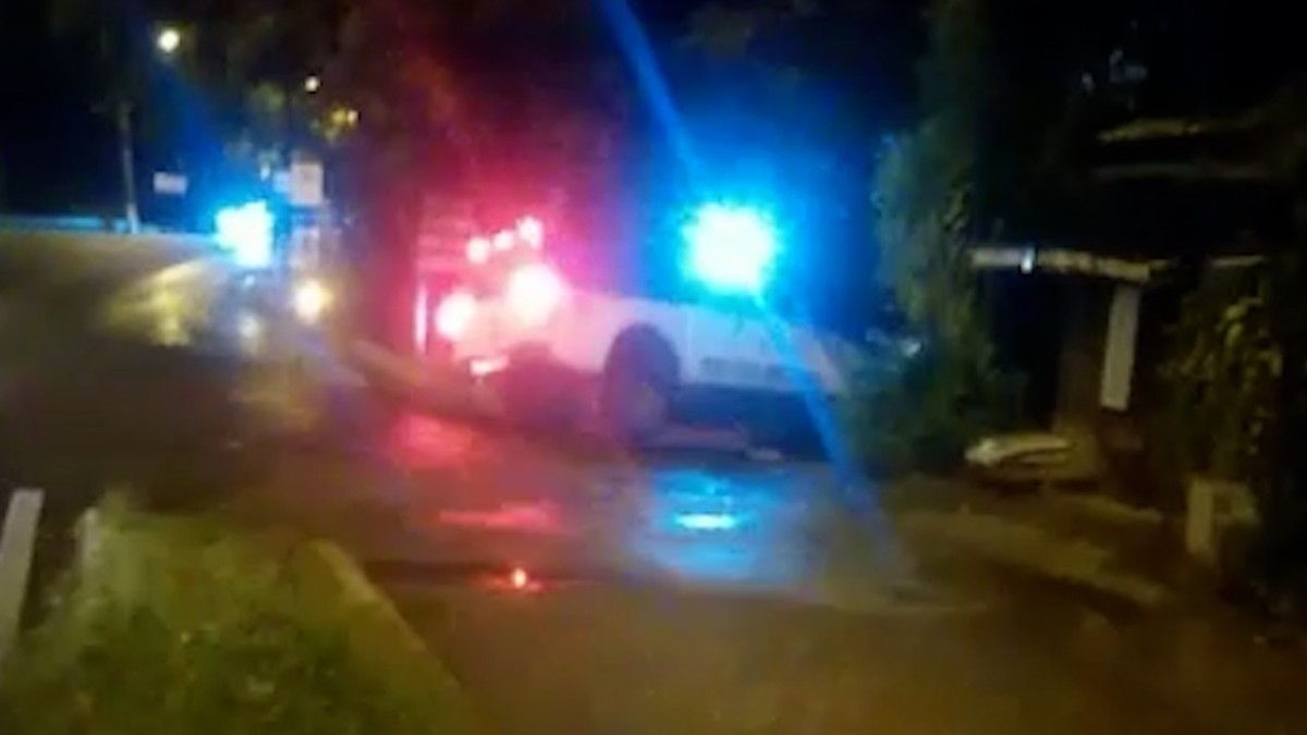 Homem é Atropelado Por Viatura Da Pm Após Ser Preso E Fugir Algemado De