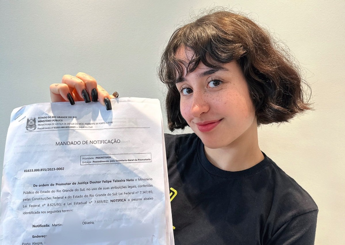 'Vou continuar colando meus cartazes', diz criadora de conteúdo erótico ...