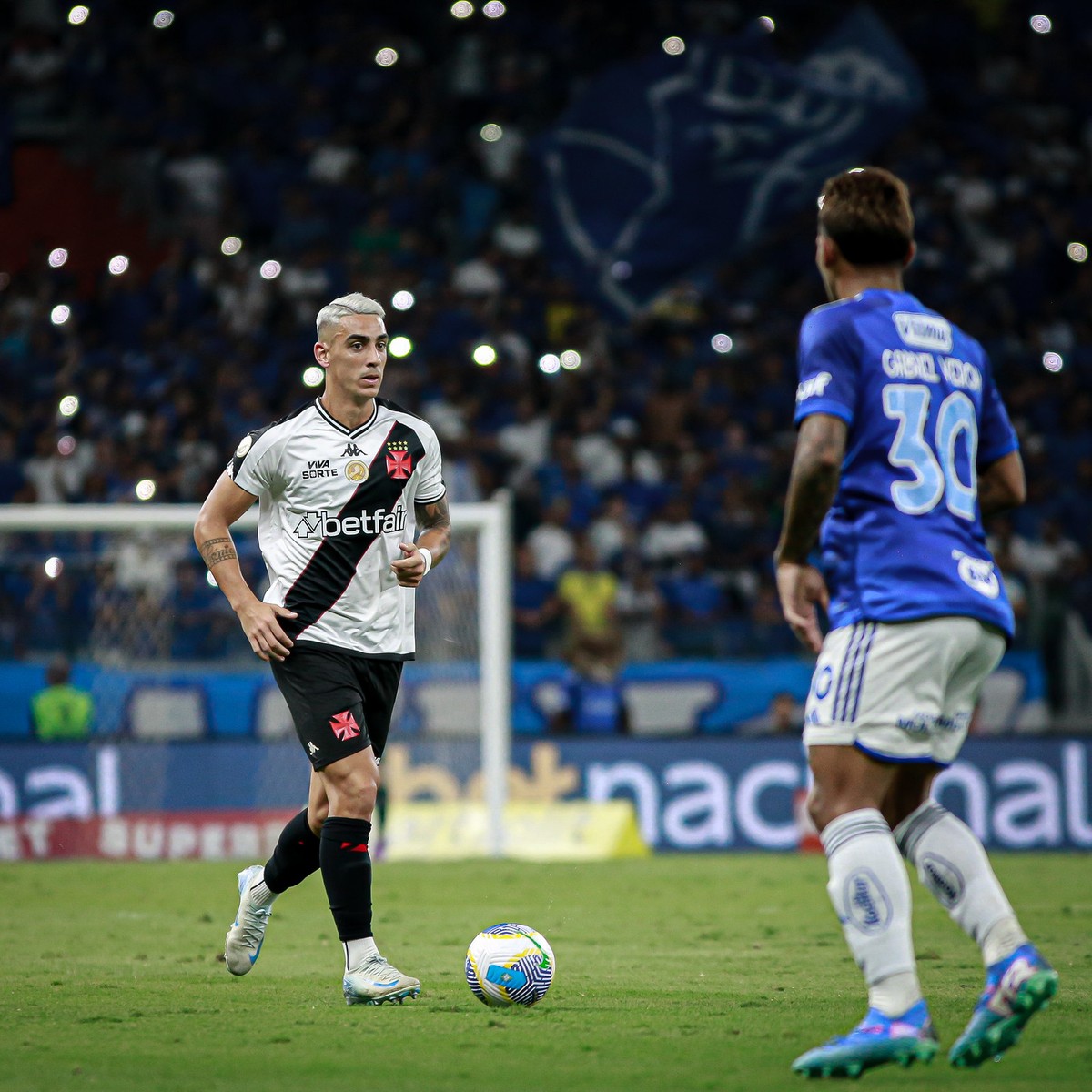 Puma Rodríguez cresce em momento decisivo no Vasco e deve ganhar mais ...