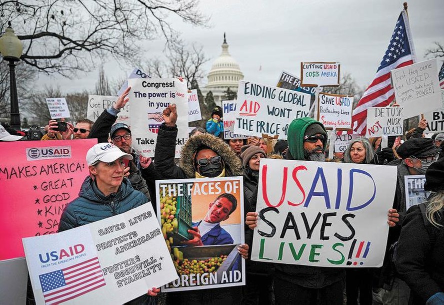 Funcionários do governo Trump ordenam destruição de R$ 52 milhões em ...