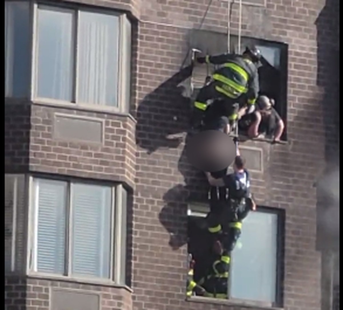 Incêndio no 20º andar de prédio em Nova York deixa 38 feridos