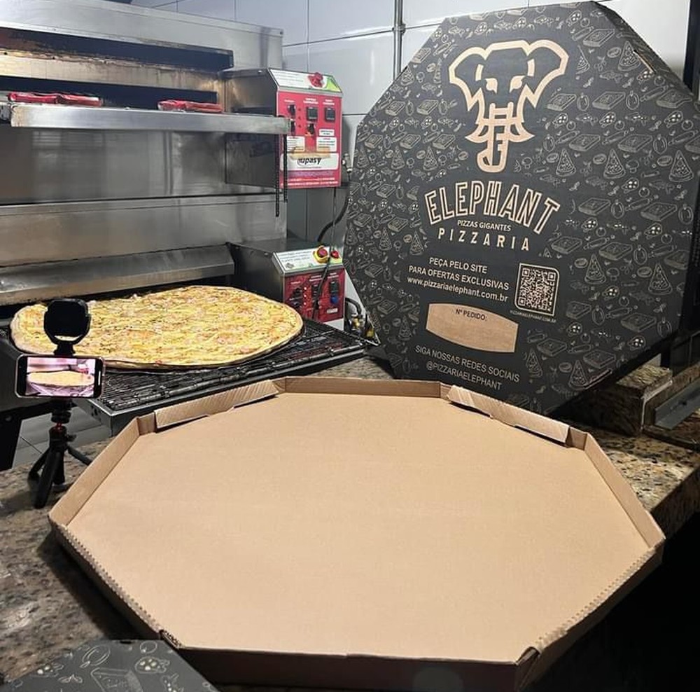 Máquina importada que garante crocância do pão, café com rosto do ...