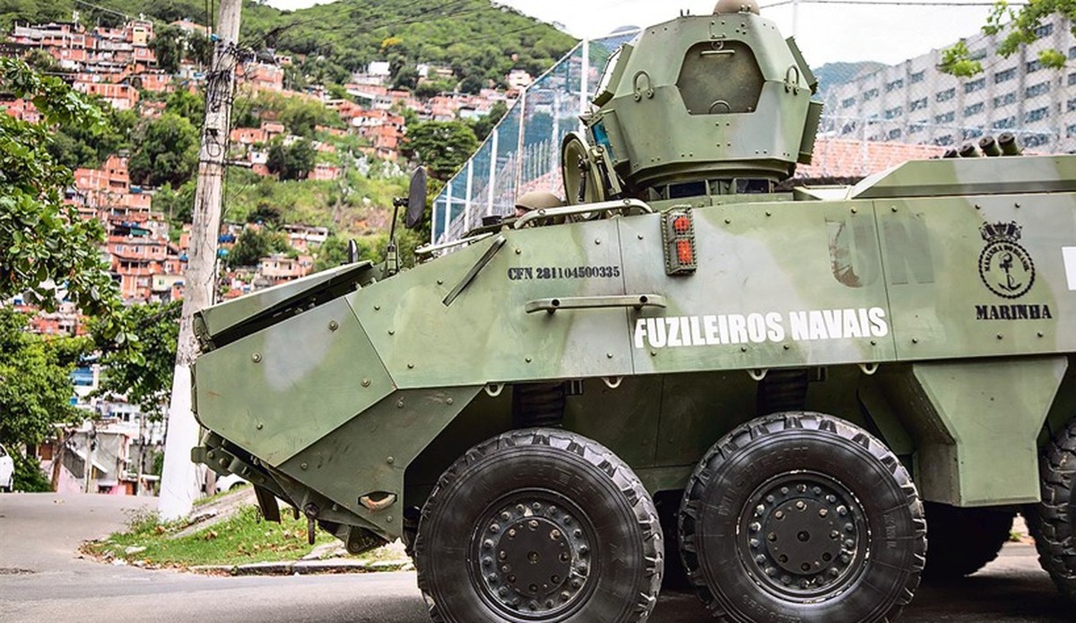 Complexo do Lins é base de traficantes para roubos e invasões de ...