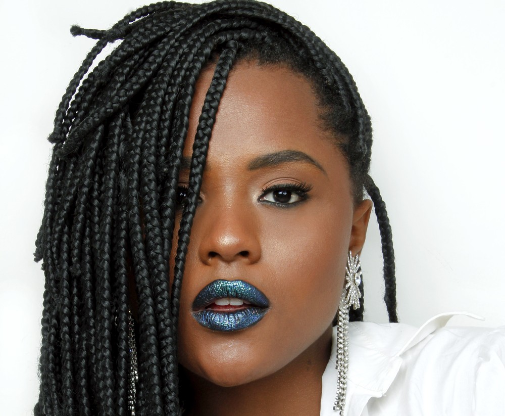 Conheça Duda Santos, que estreará em novelas em 'Travessia'