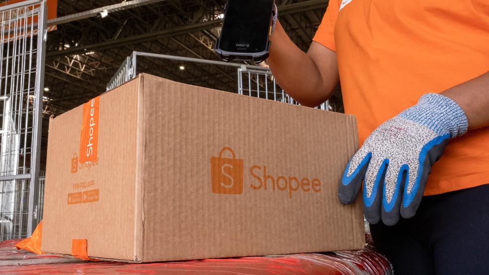 Varejo on-line contrata exército de temporários para Black Friday