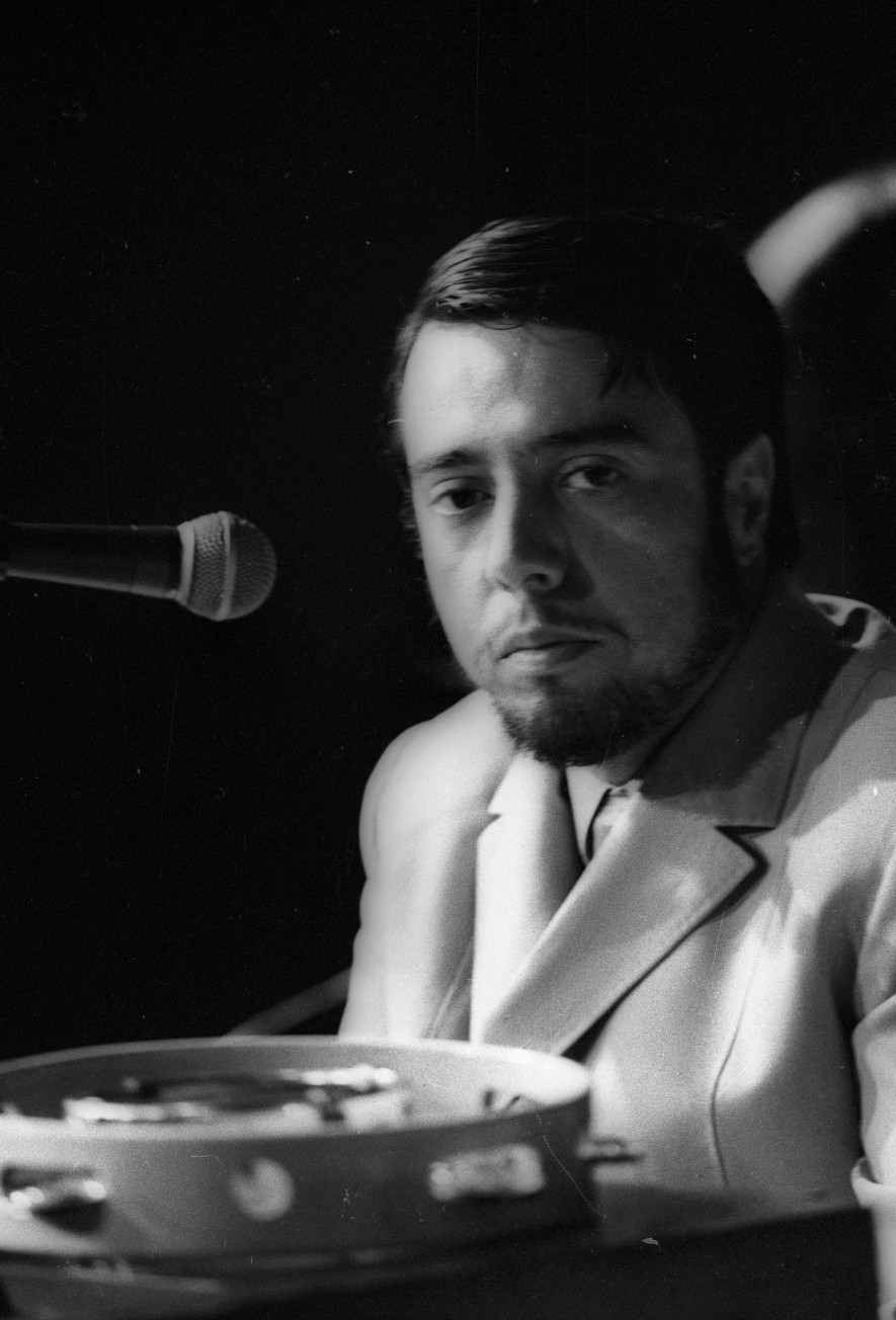 'Mas que nada': conheça a história de um dos maiores sucessos de Sergio ...