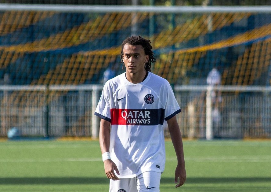 Irmão mais novo de Mbappé é relacionado pela primeira vez nos ...