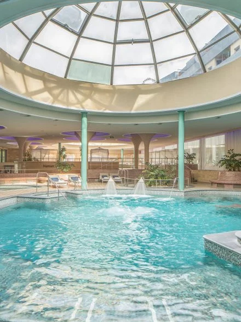 Água purificada por 200 anos, 22 piscinas e 100 tratamentos: spa mais luxuoso do mundo tem ...